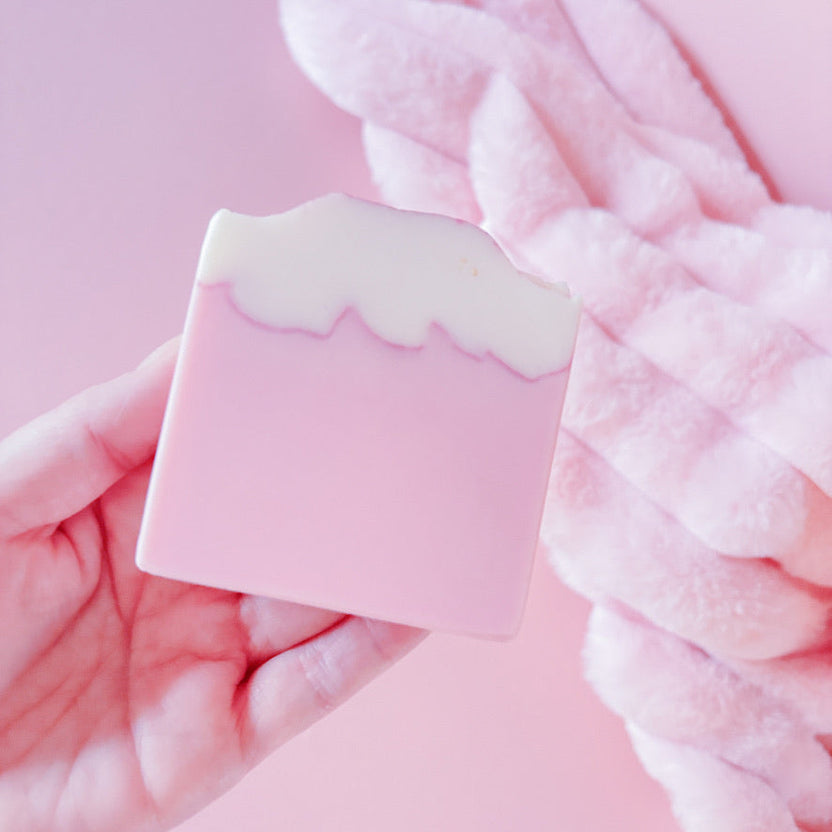 What Does Pomegranate Smell Like? Juicy & Tangy Notes – Scent Bunny
